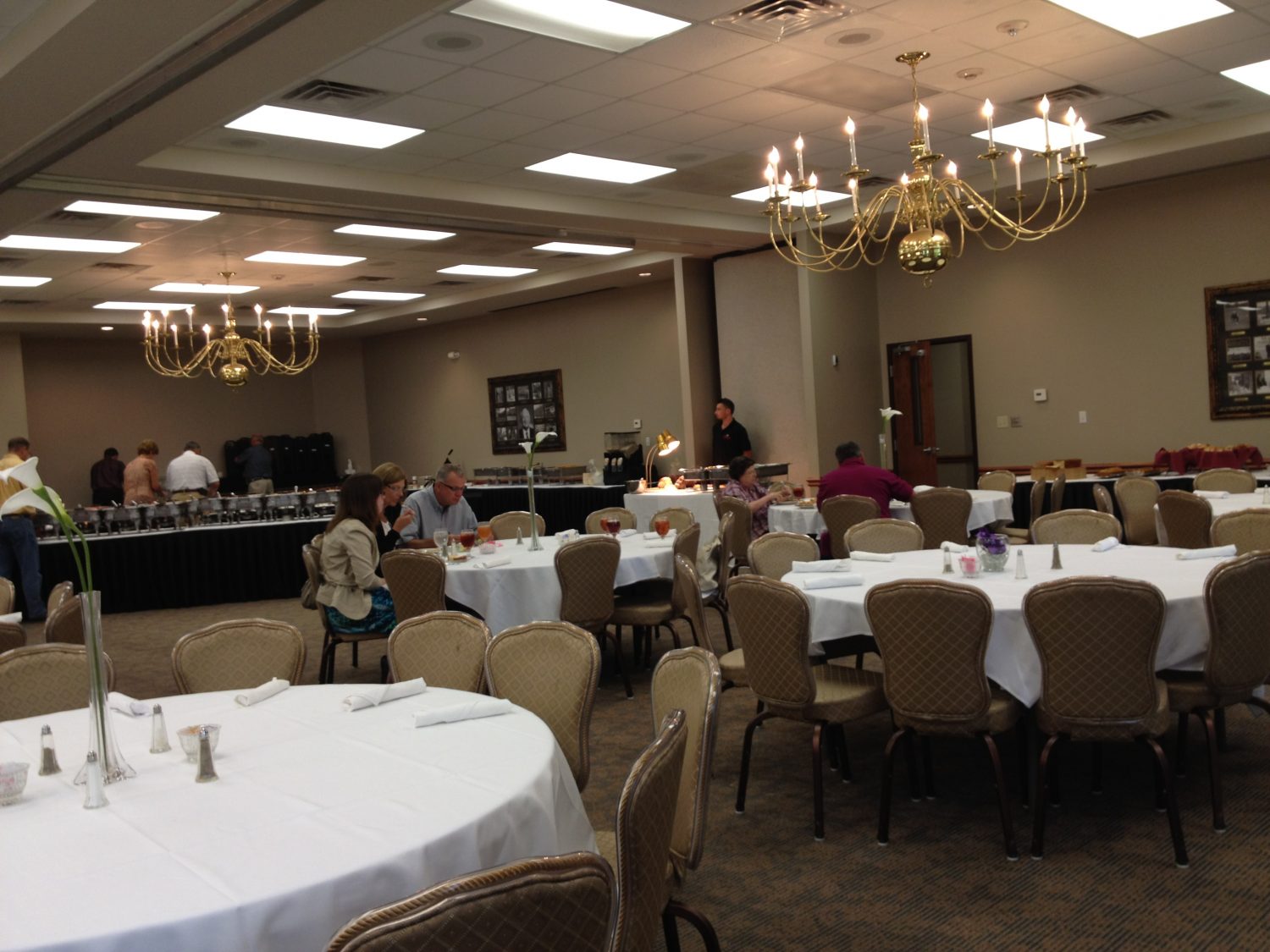 The Heritage Buffet on Sundays at Harding University {Restaurant Review}