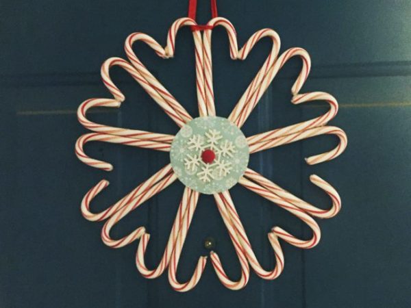 Christmas Crafting - Candy Cane Wreath Tutorial